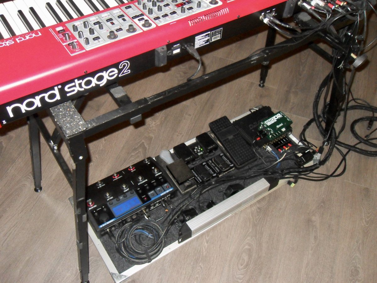 Make Your Own Keyboard Pedalboard - Keyboard Waves